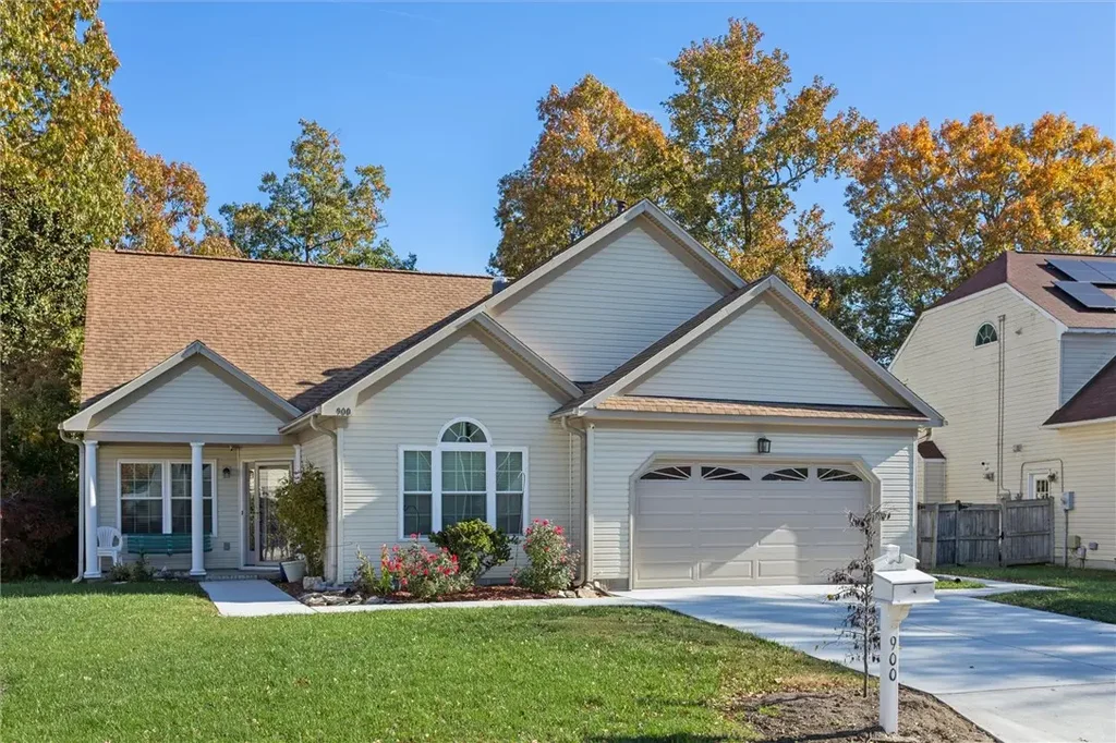 900 Holbrook Drive, Newport News Property Listing: MLS® #2503807