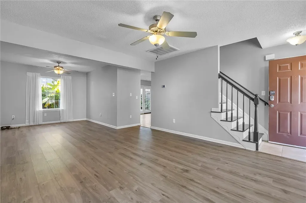 192 S Hunt Club Run, Newport News Property Listing: MLS® #2503821