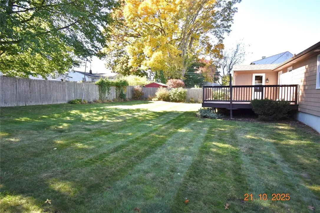 21 Young St, North Providence Property Listing: MLS® #1402165