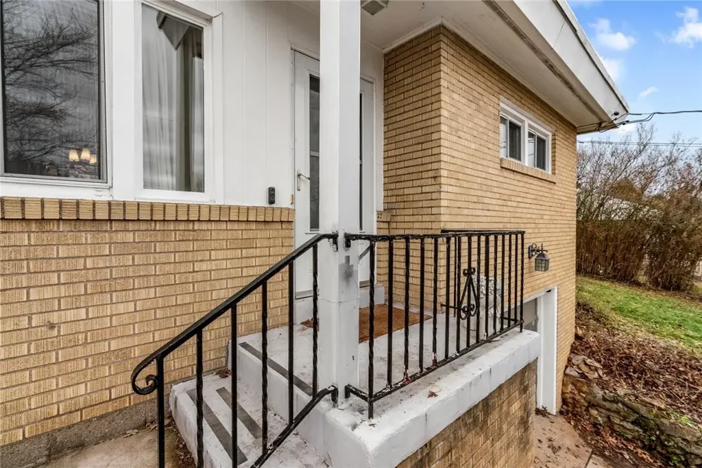 172 Wedgewood Drive, Ross Property Listing: MLS® #1735579