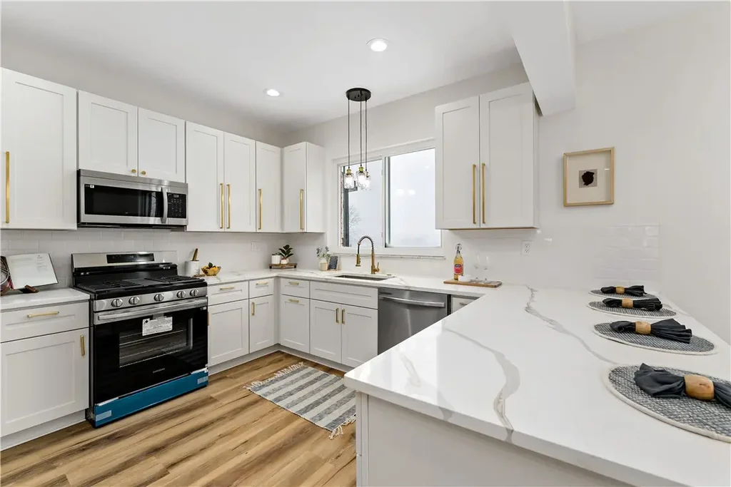 216 Natchez Street , Mt Washington Property Listing: MLS® #1735486