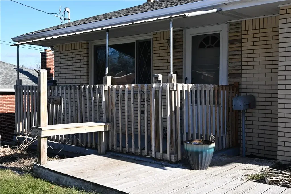 37 Overhill Drive, Monessen Property Listing: MLS® #1735966