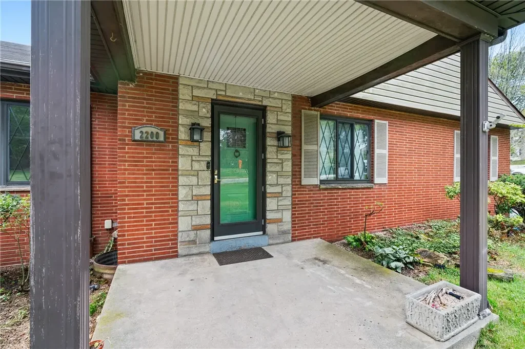 2200 William Penn Highway , Churchill Boro Property Listing: MLS® #1736597