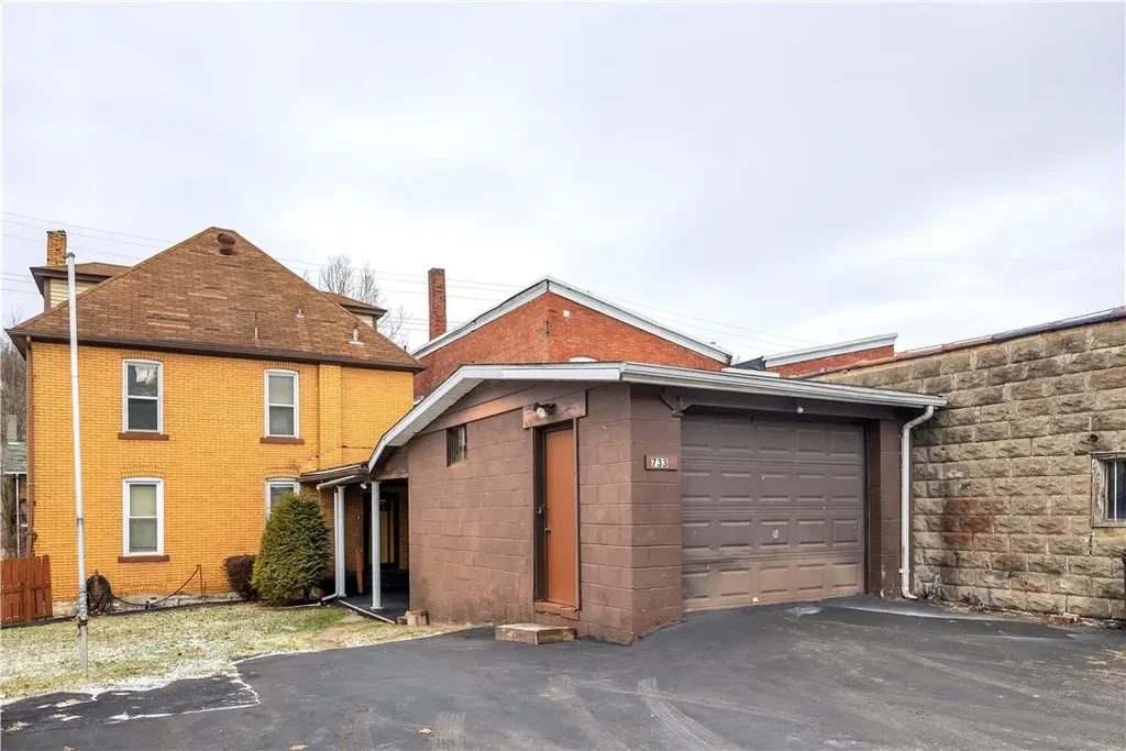 733 Warren Avenue , Apollo Boro Property Listing: MLS® #1737356