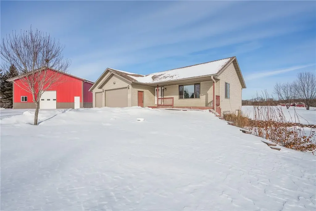 29460 100th Avenue, Cadott - MLS #1597981 - LakePlace.com