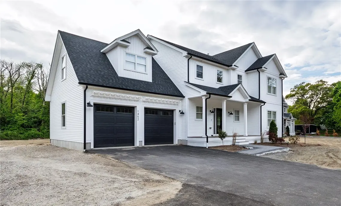 Upper Farm Way, Johnston Property Listing: MLS® #1403839