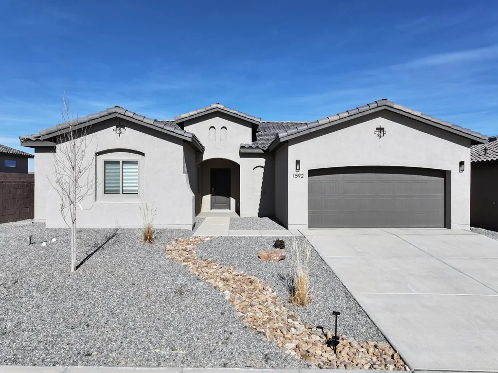 1592 Valle De Colores Street Nw, Los Lunas Home For Sale $395,000