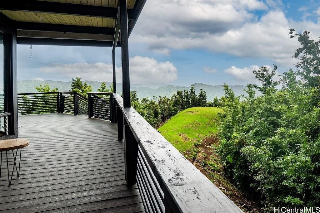 4005 Round Top Drive in TANTALUS | MLS® 202507219 For Sale $2,500,000 ...