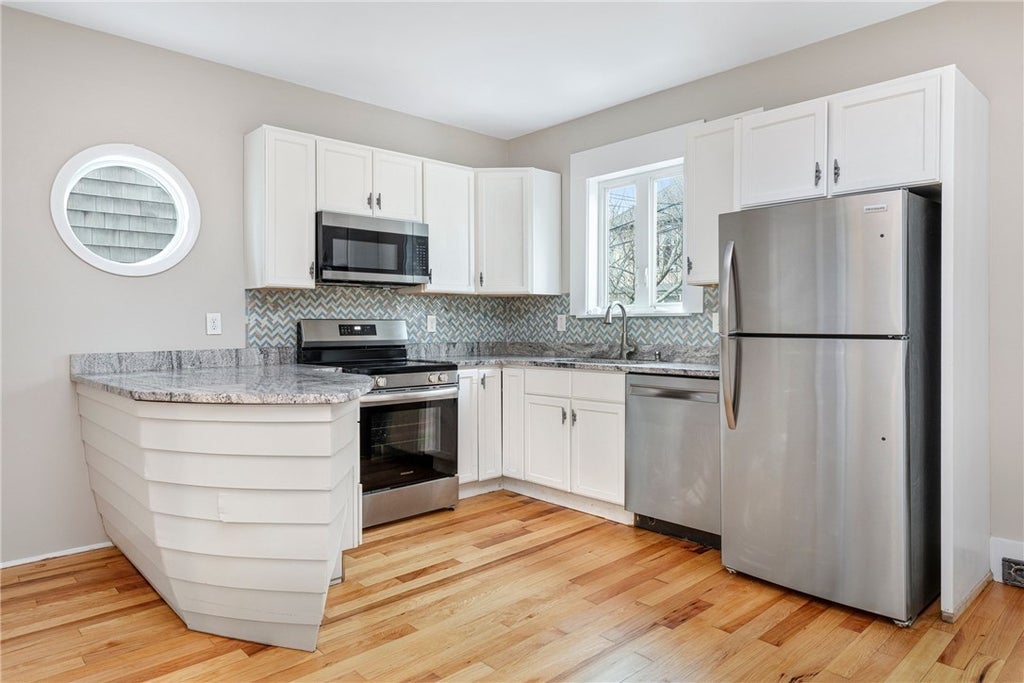 427 Spring St # 1, Newport Property Listing: MLS® #1401252