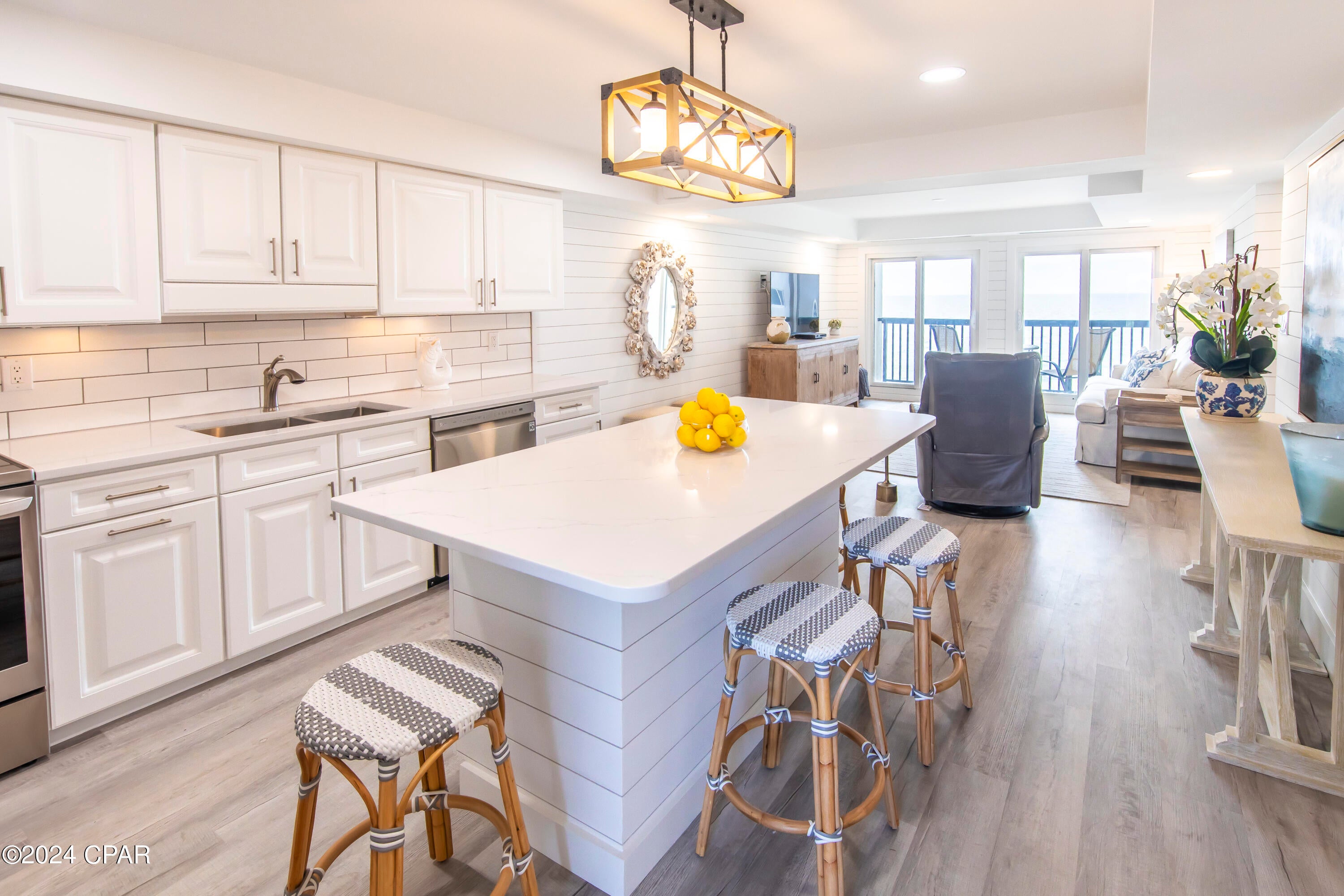 Pinnacle Port Condos for Sale | Listings for Pinnacle Port Condominiums