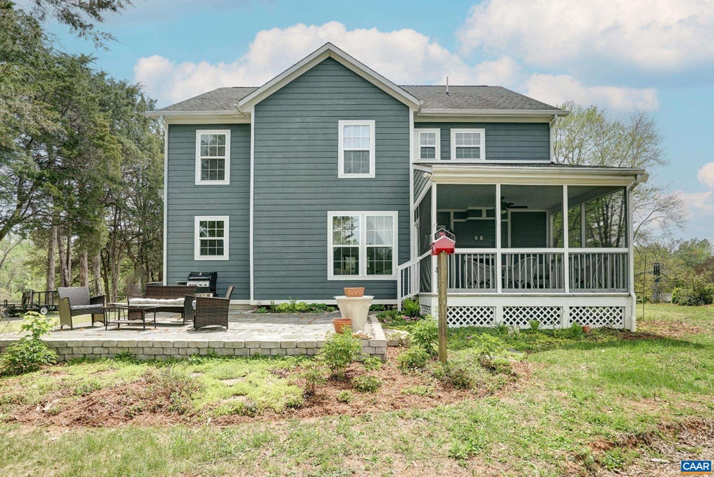 3324 Morgantown Rd, Ivy Property Listing: MLS® #663863