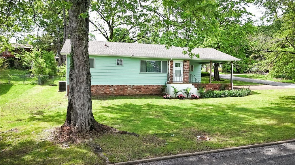 910 Sunset Lane, Harrison Property Listing: MLS® #1306996