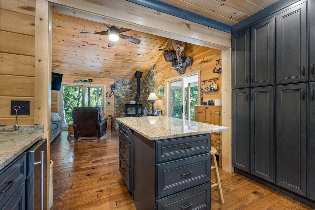 3940 Us Hwy 340, Stanley Property Listing: MLS® #665496