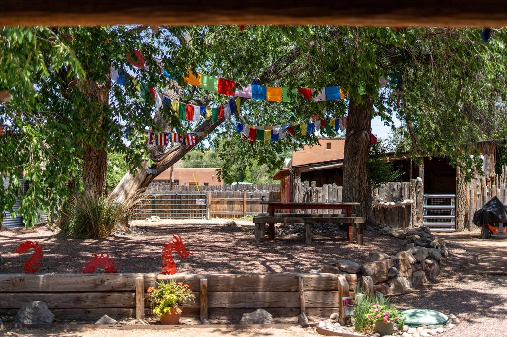 3 Waldo, Cerrillos Property Listing: MLS® #202502532