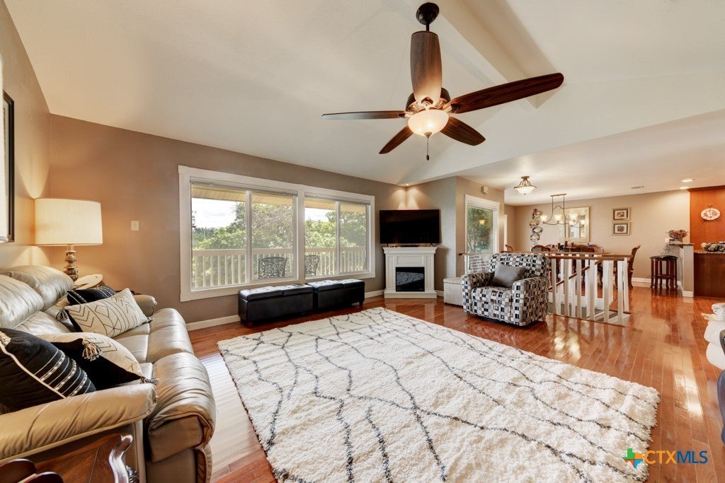 463 Nancy Drive, Canyon Lake Property Listing: MLS® #585195