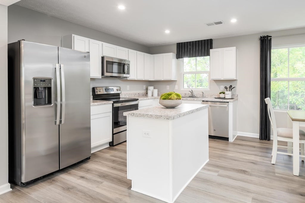 3384 Marble Loop, Rockingham Property Listing: MLS® #666711