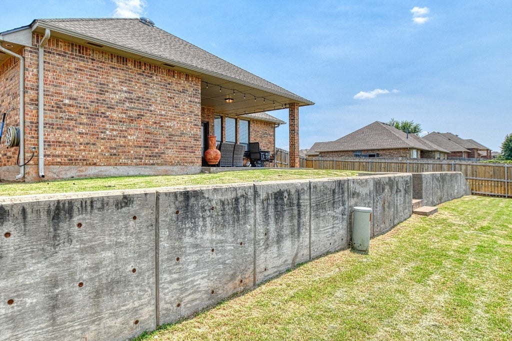 1013 Kelsi Drive, Moore Property Listing: MLS® #1184466