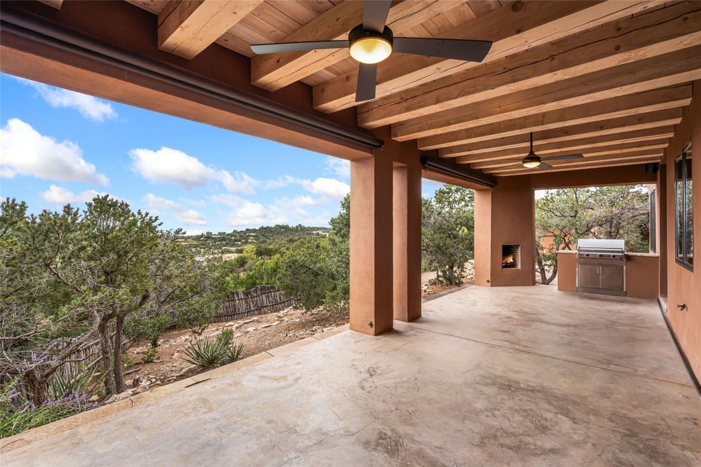 1131 Piedra Rondo, Santa Fe Property Listing: MLS® #202503643
