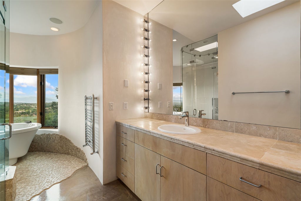 1131 Piedra Rondo, Santa Fe Property Listing: MLS® #202503643