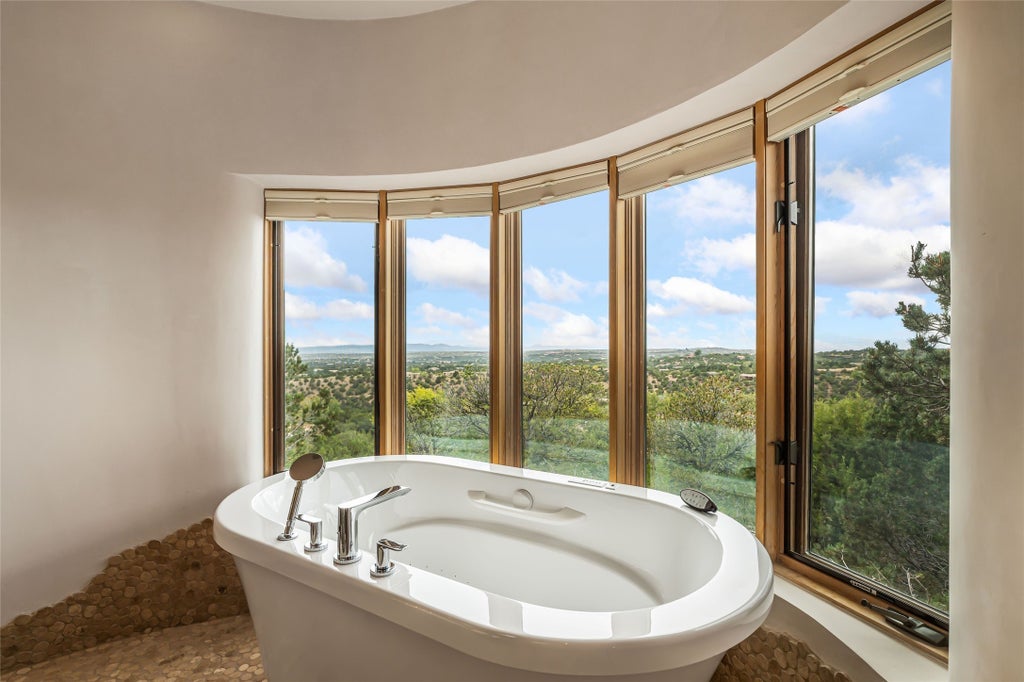 1131 Piedra Rondo, Santa Fe Property Listing: MLS® #202503643