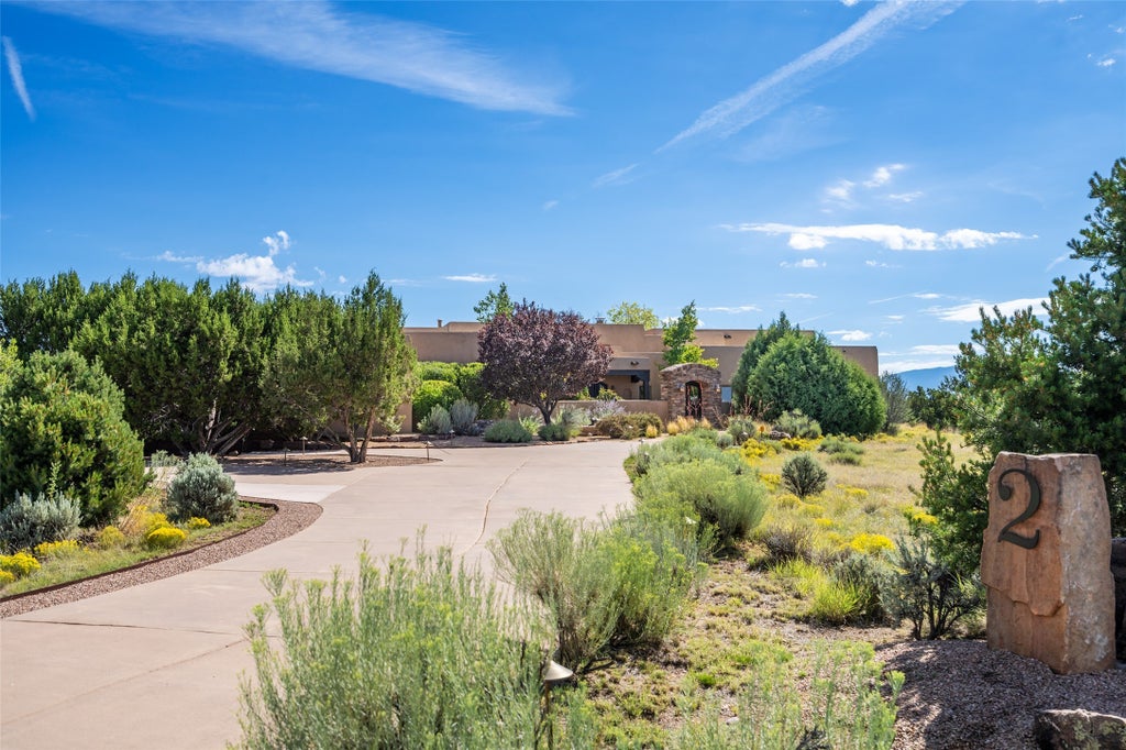2 Green Meadow Loop, Santa Fe Home For Sale $2,395,000