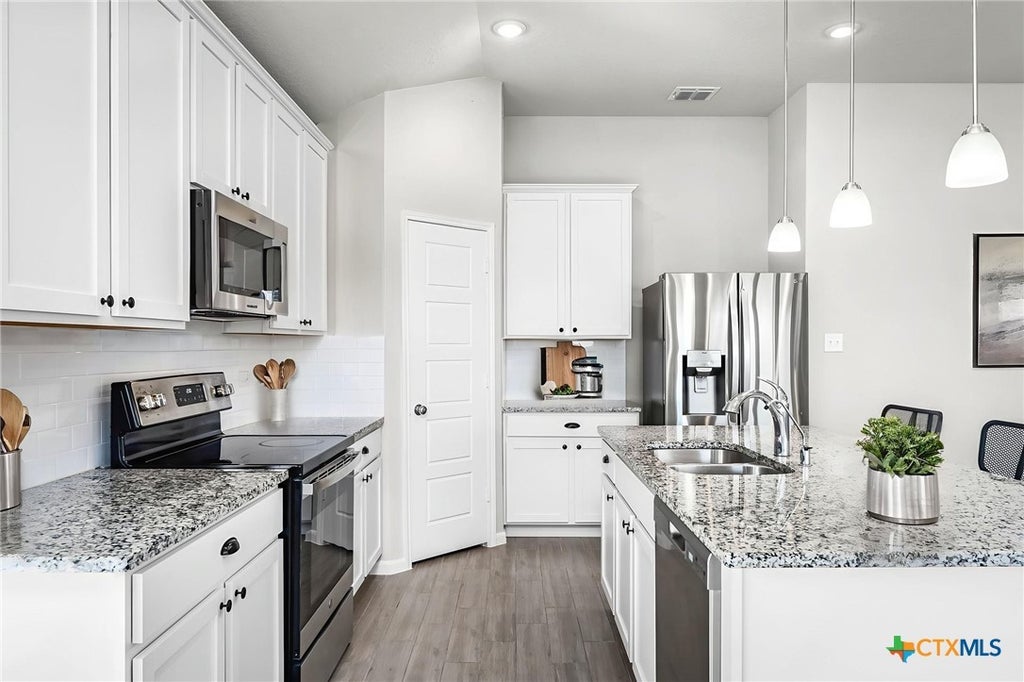 1117 Amber Lake, Seguin Property Listing: MLS® #596380