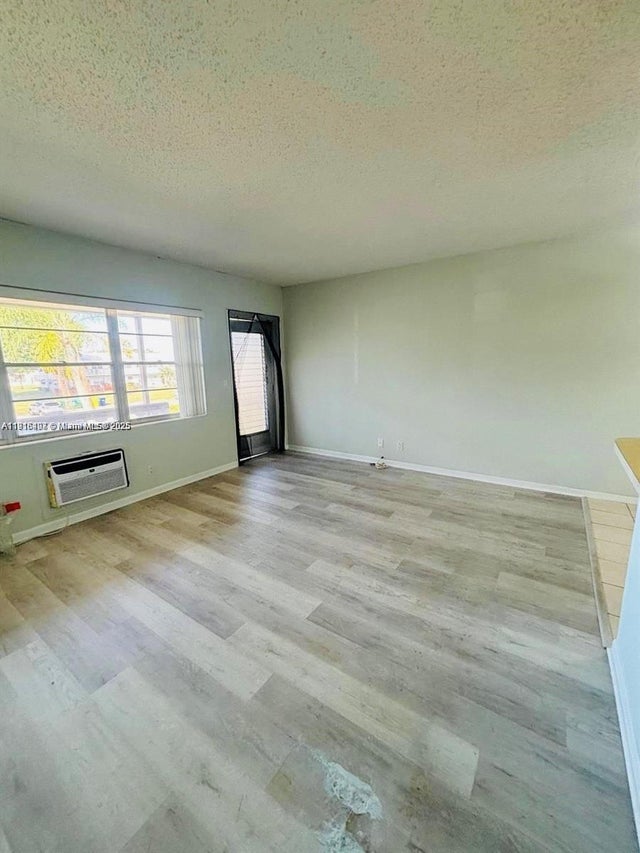 119 Salisbury E, West Palm Beach Property Listing: MLS® #A11916497