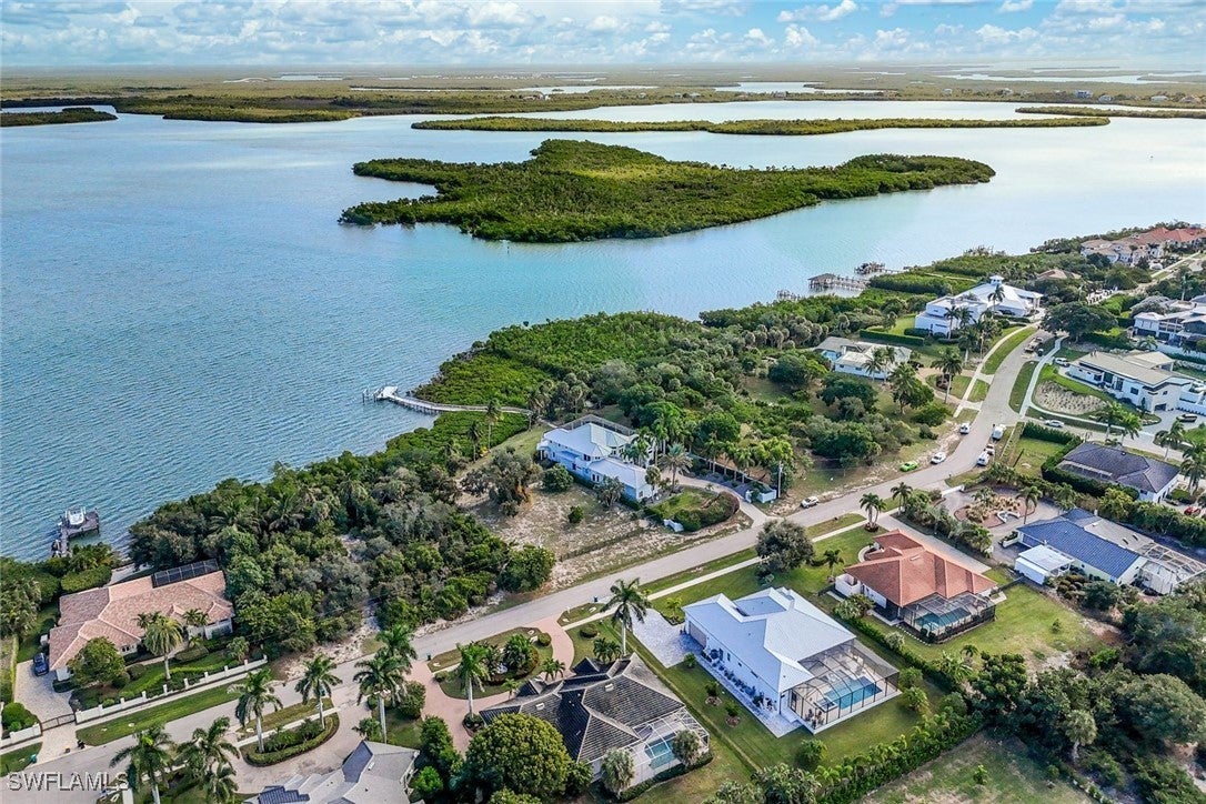 831 Caxambas Dr, MARCO ISLAND, FL 34145 225076411 | Nicklaus Vance