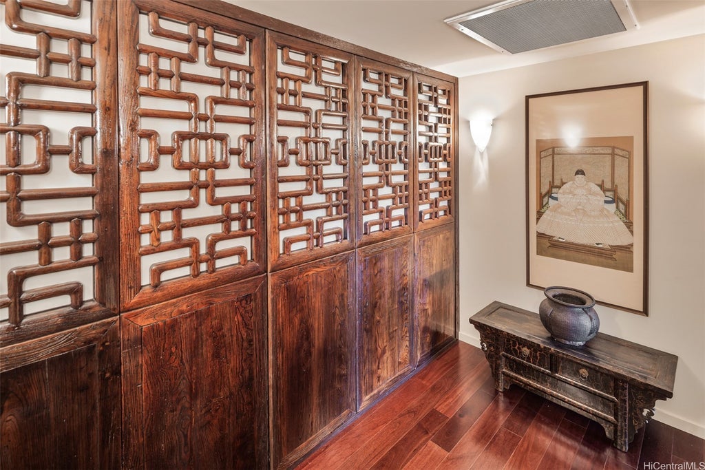 (unit #101) 4999 Kahala Avenue, Honolulu Property Listing: MLS® #202601168