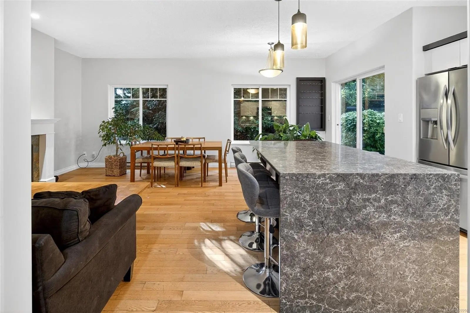 1405 Mallek Cres 3 Victoria BC V8T 0A3 - MLS 1022250