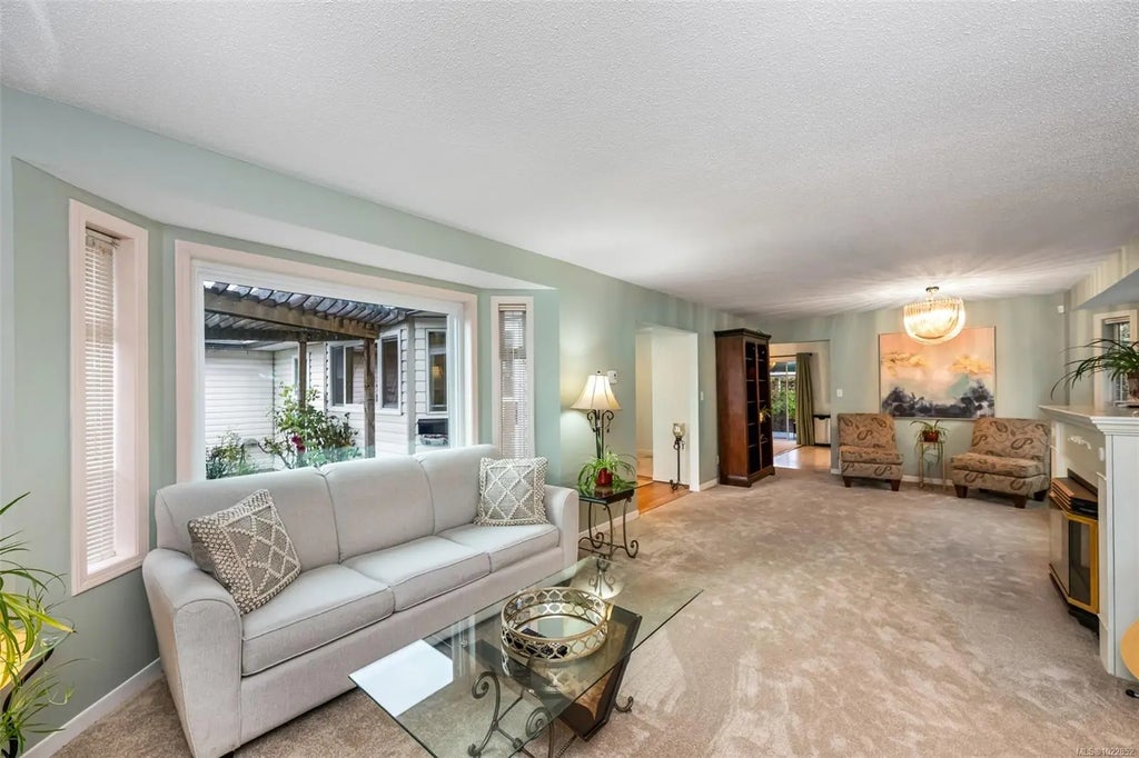 1047 Marchmont Rd, Duncan Home For Sale 649900