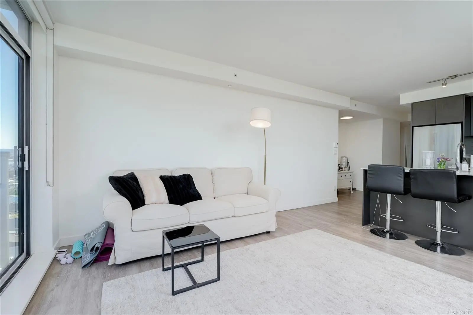 845 Johnson St 1702 Victoria BC V8W 0G3 - MLS 1024073