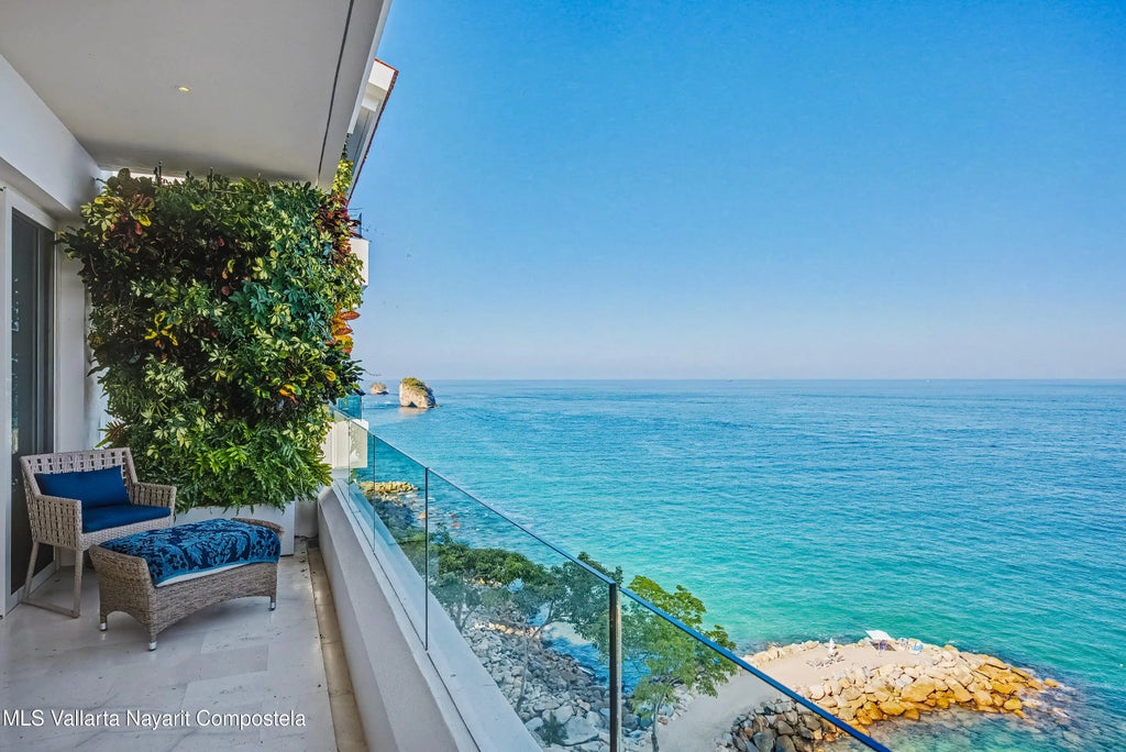 9.5 Km Carr. A Barra De Navidad Jr Ph 6 Arco Playa, South Shore ...