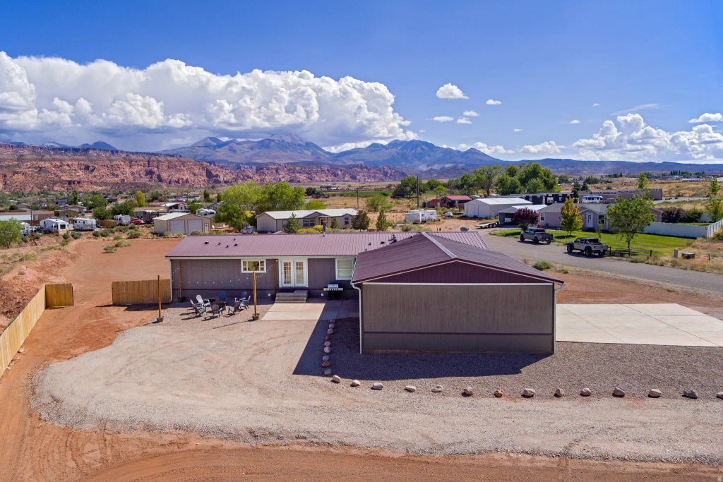 33 E Merriam Ct, Moab Property Listing: MLS® #2123583