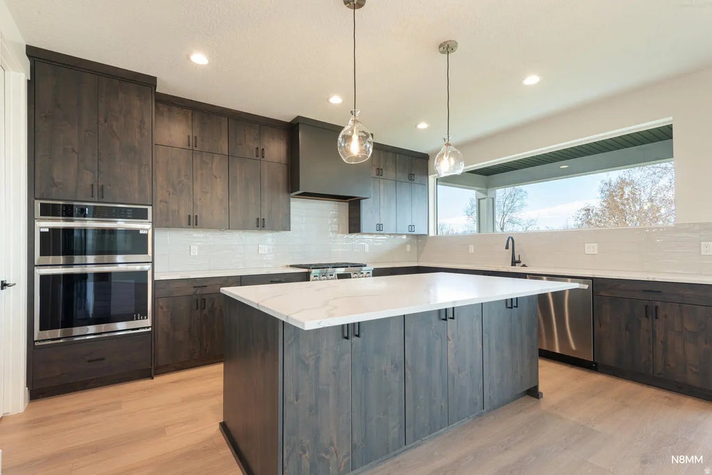 11186 S 1000 E 1, Sandy Property Listing: MLS® #2128671